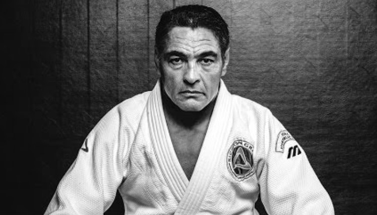 Invisible Jiu Jitsu - What Is It and 5 Most Effective Techniques - BJJ ...